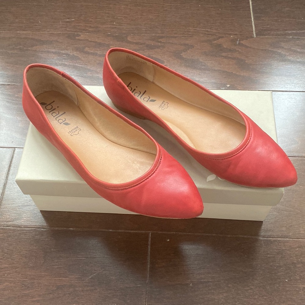 Biala Red Flats - Gem